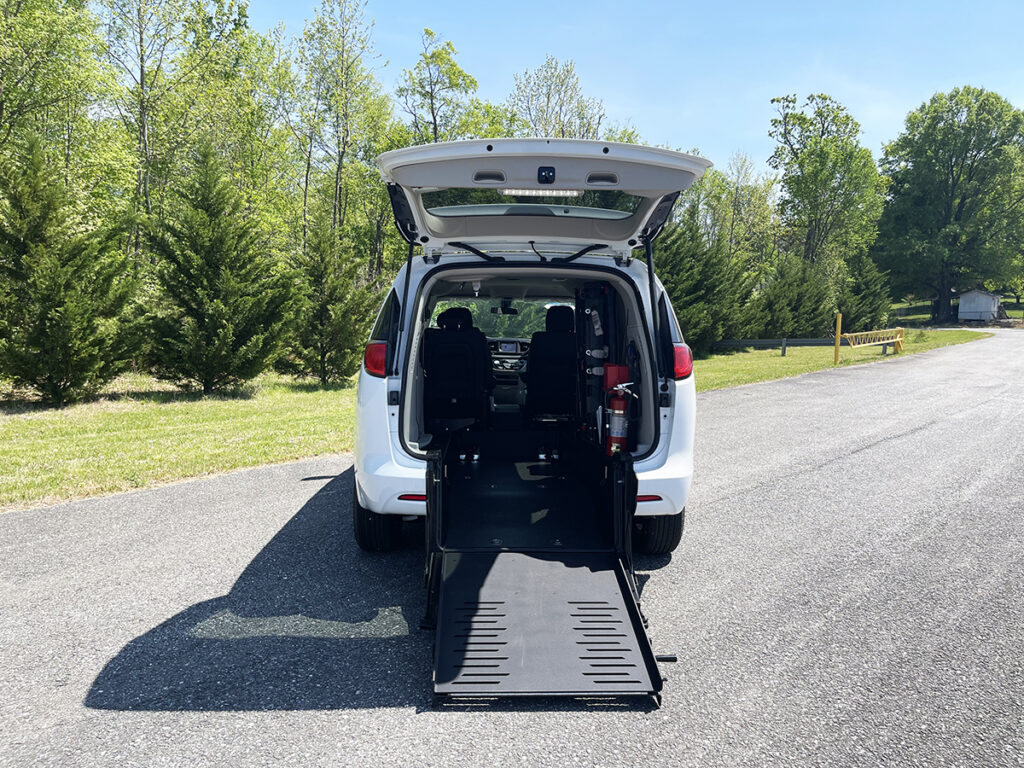 2023 Braun ADA Van - Sonny Merryman Inc.